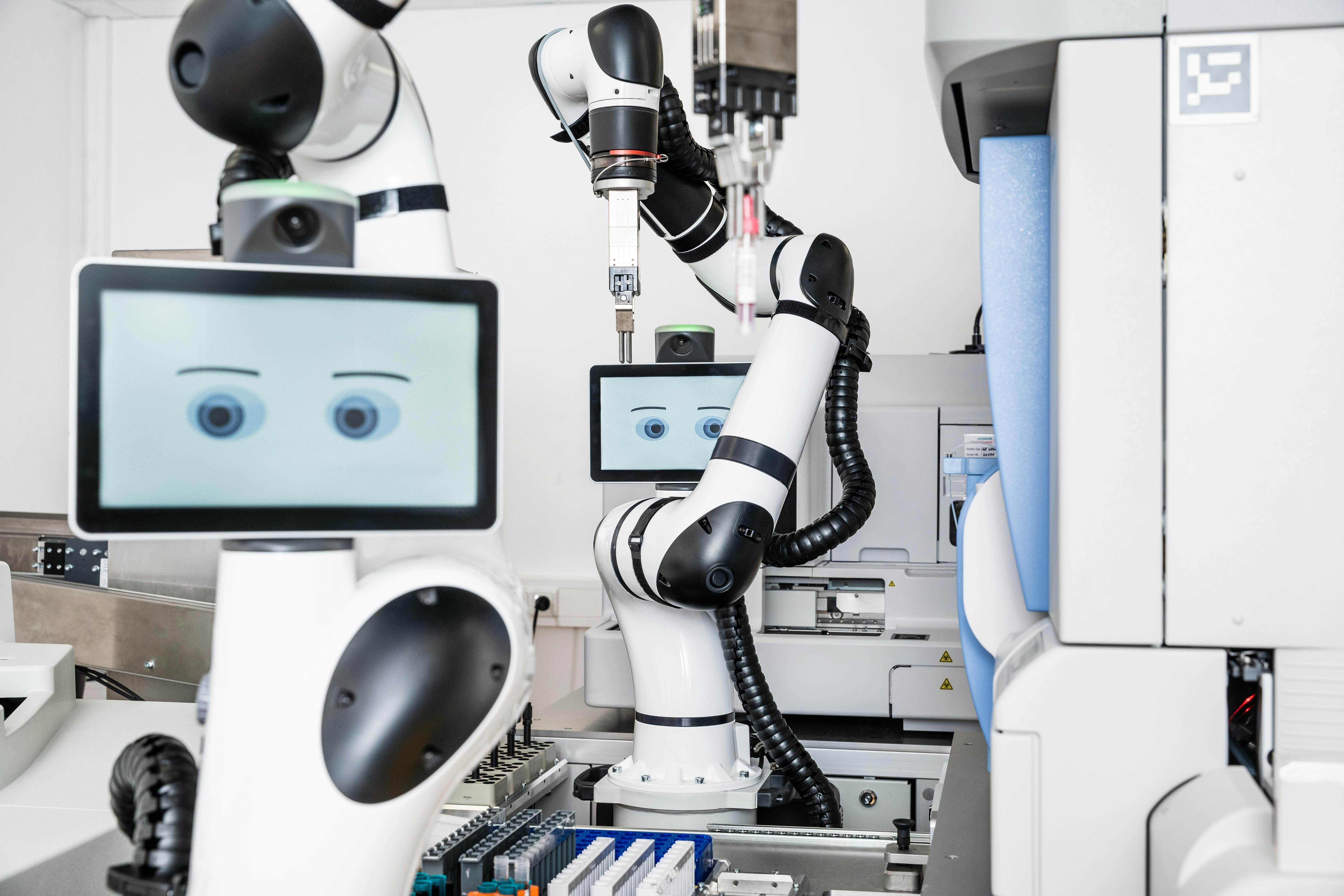 Dark Labs: Illuminating the future of fully automated diagnostic ...